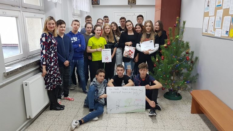 KONKURS NA NAJLEPSZY PLAKAT ANTYNIKOTYNOWY ROZSTRZYGNIĘTY! - SZS w Bobrku KONKURS NA NAJLEPSZY PLAKAT ANTYNIKOTYNOWY ROZSTRZYGNIĘTY! - SZS w Bobrku